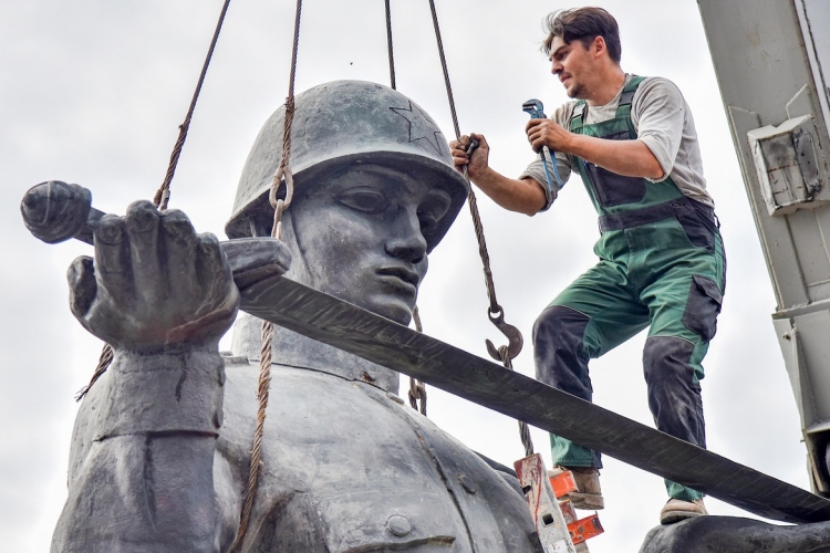 Tarixin "zibil qutusu"na atılan Georgi lenti və ya - Ayna.az
