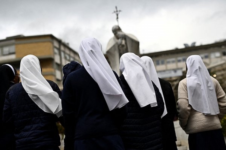 Papaya etimad və ya XIV Leo Rusiya və Ukraynanı necə barışdırmaq ...